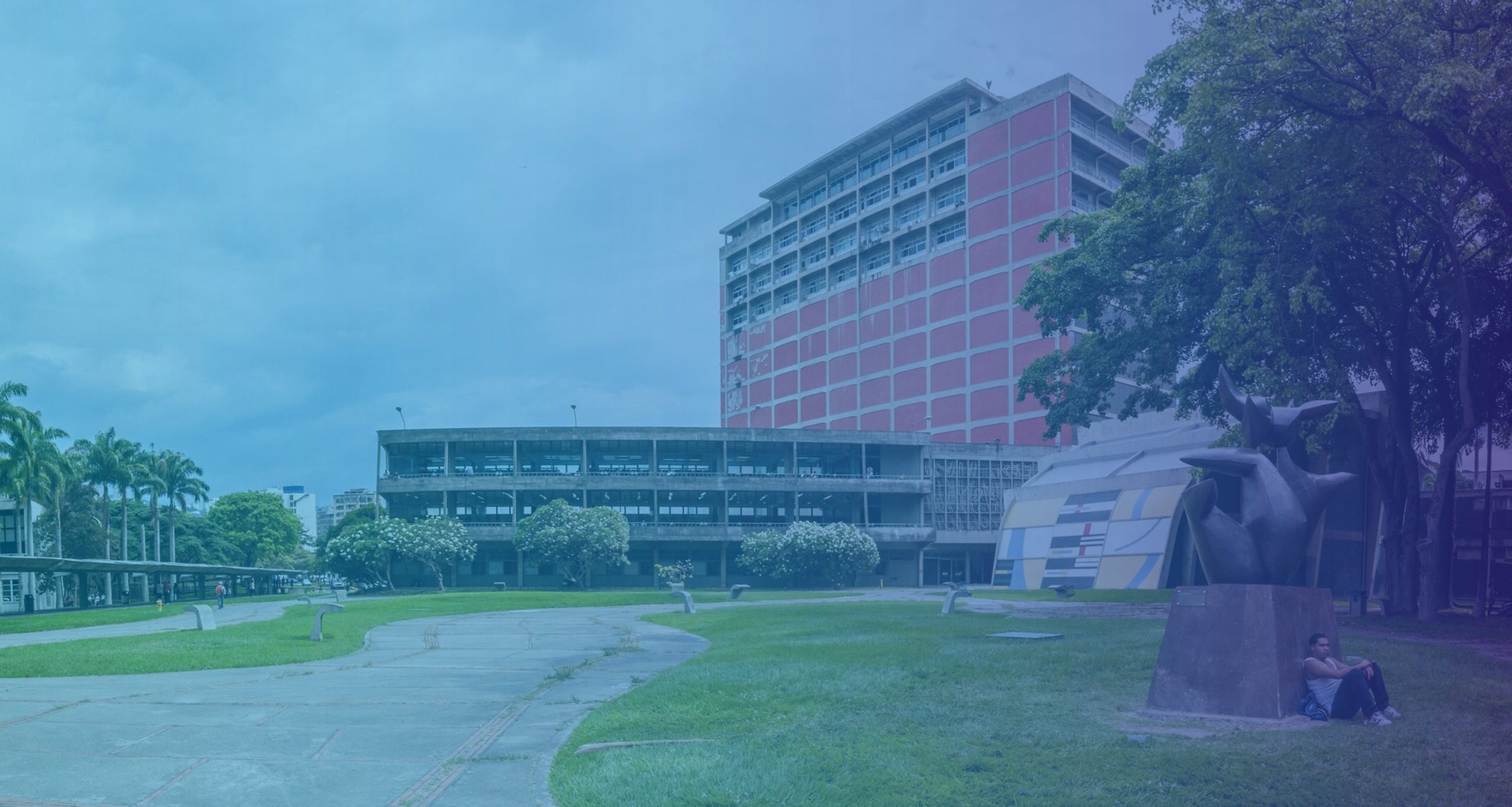 ¡Escúchanos en vivo! - UCV Conecta